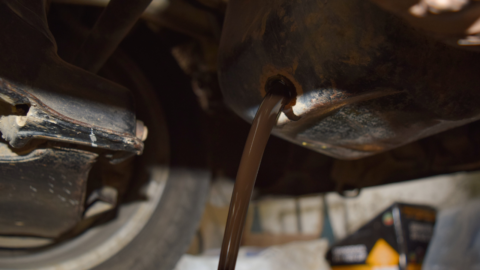 Guide to Engine Oil Additive Cleaners: Benefits, Usage, Top Brands ...