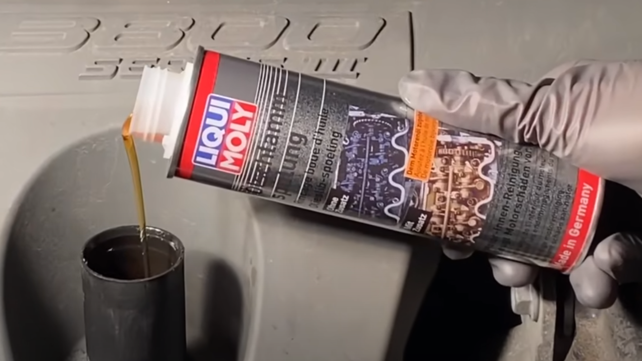 Guide to Engine Oil Additive Cleaners: Benefits, Usage, Top Brands ...